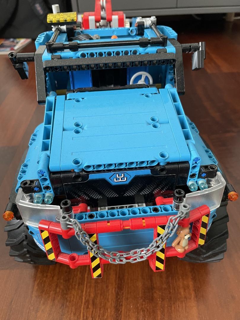 LEGO 42070 Technic 6x6 All Terrain Tow Truck, Hobbies & Toys, Toys ...