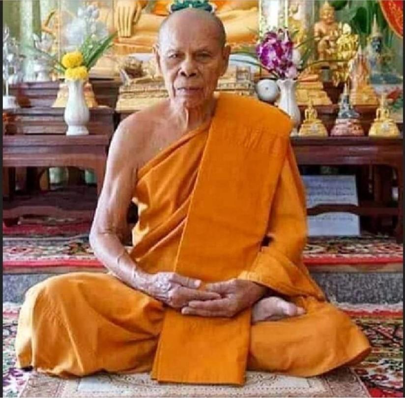 LP Sin Khun Paen 2549, Hobbies & Toys, Memorabilia & Collectibles, Religious Items on Carousell