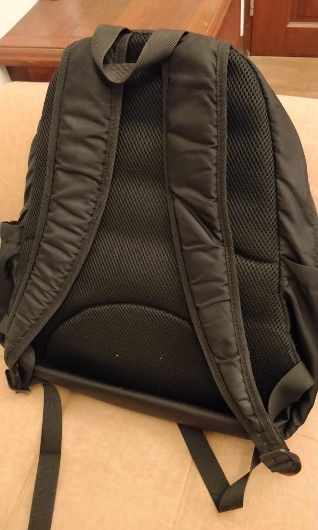 Original Halo laptop backpack, Men's Fashion, Bags, Backpacks on Carousell