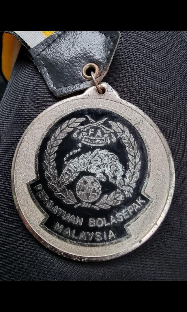 PIALA MALAYSIA 2006 PLAYER ISSUE SILVER MEDAL TM NAIB JOHAN nike adidas ...