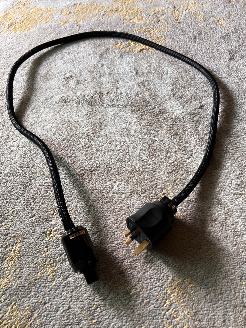 Power cable UK to C7 (figure 8), Audio, Other Audio Equipment on Carousell