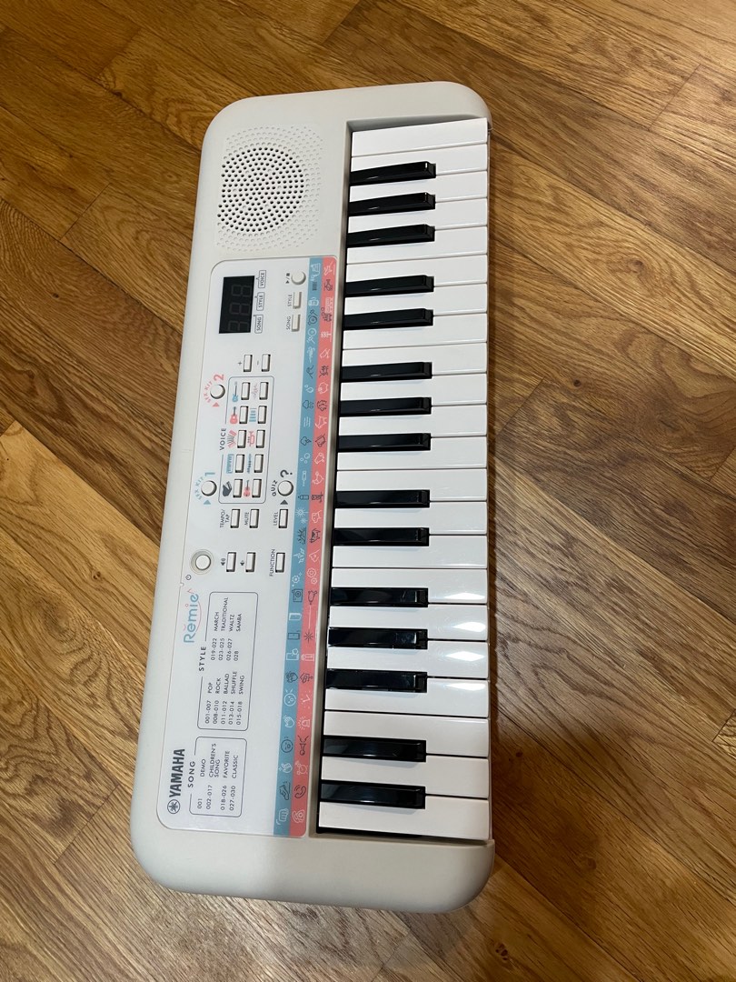 Preloved Yamaha Remie Digital Piano PSS-E30, Hobbies & Toys, Music ...