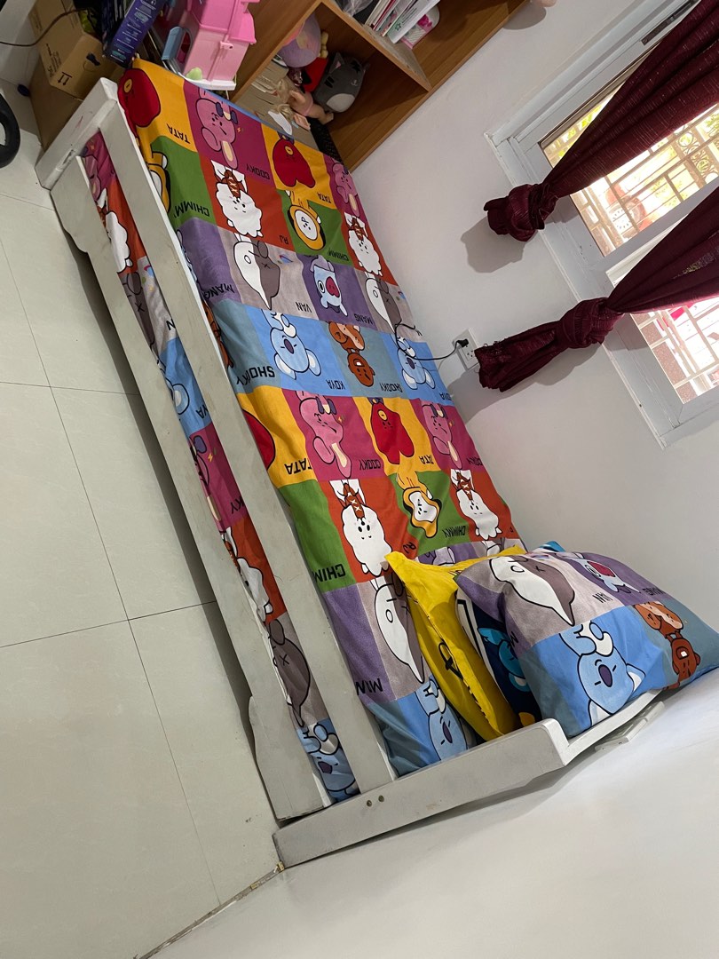 Pull out bed, Furniture & Home Living, Bedding & Towels on Carousell
