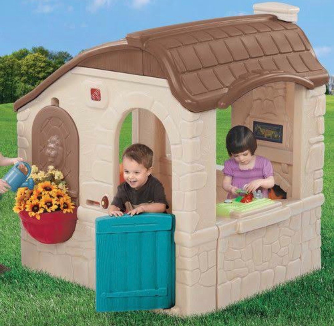 Step 2 Countryside Cottage Playhouse, Hobbies & Toys, Toys & Games on ...