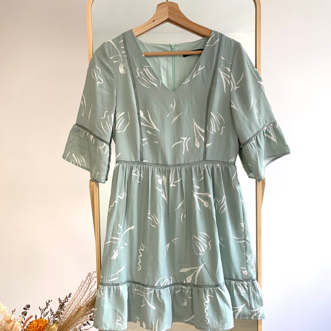 The Stage Walk dress, Women's Fashion, Dresses & Sets, Dresses on Carousell