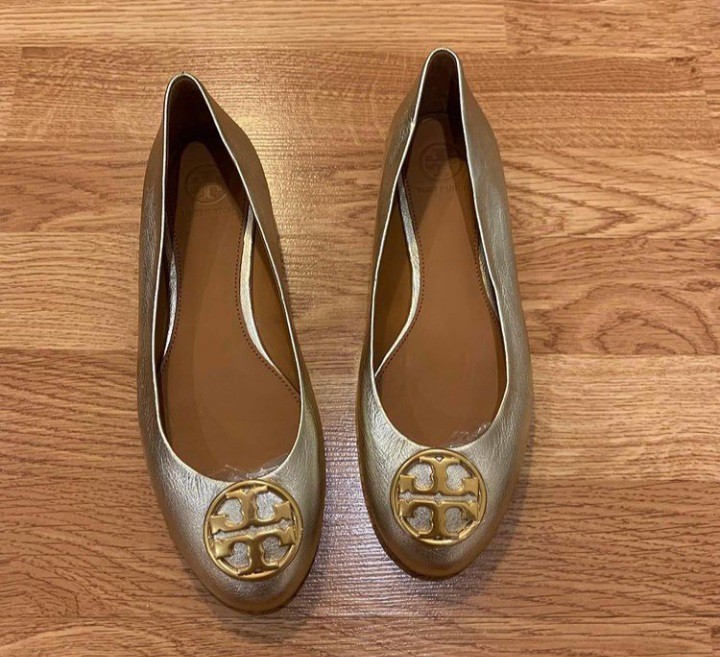 US7 PREORDER TORY BURCH 260, Women's Fashion, Footwear, Flats & Sandals on Carousell