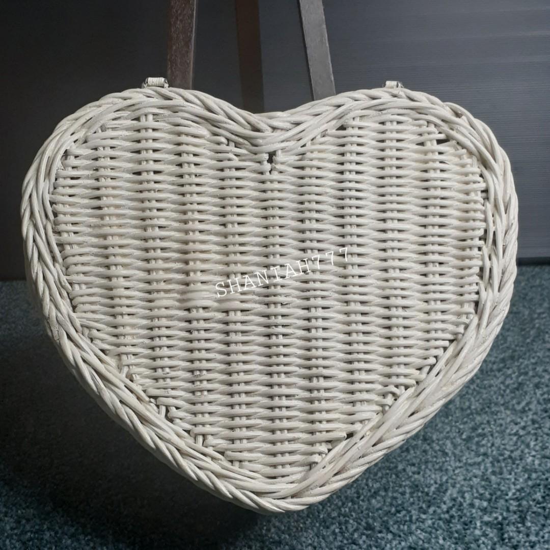 Vintage Farmhouse Heart-Shaped Wicker Basket Box, Furniture & Home ...