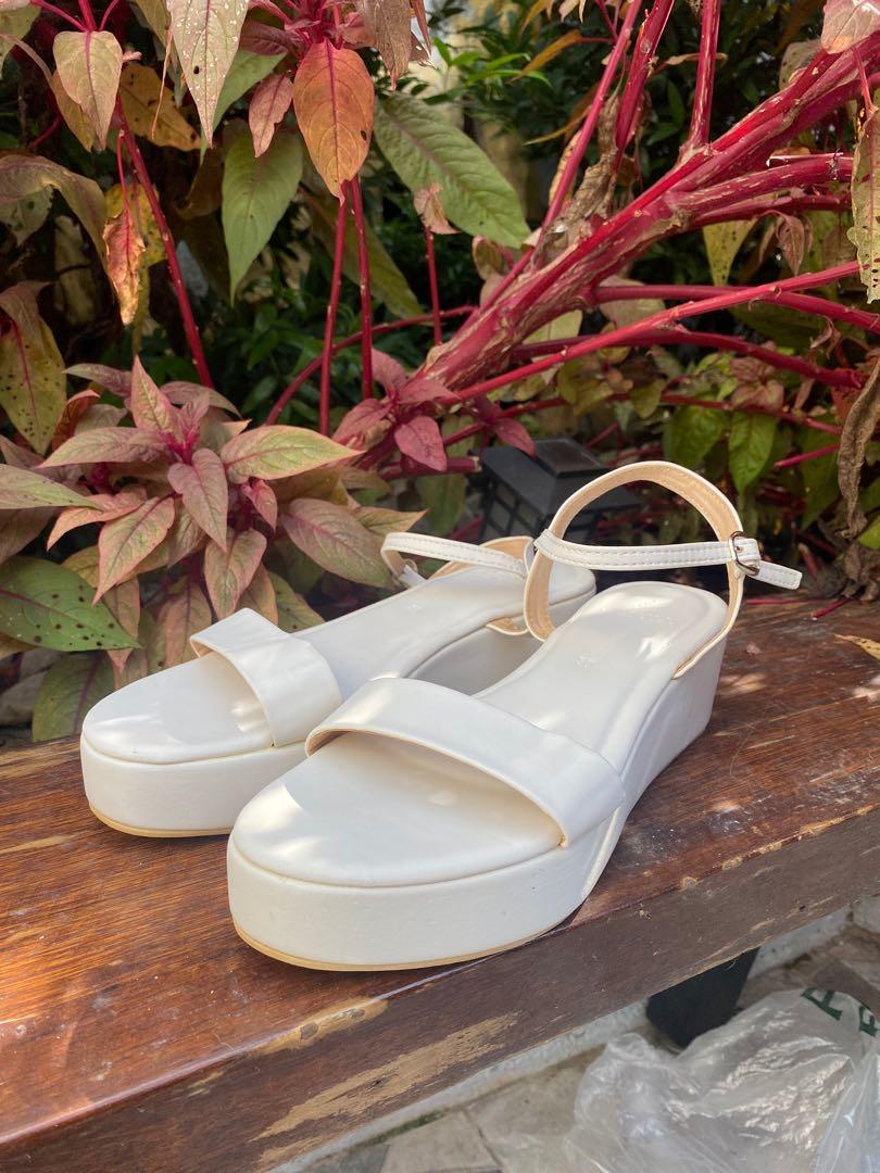 White Platform Wedge Sandals, Women's Fashion, Footwear, Flats ...