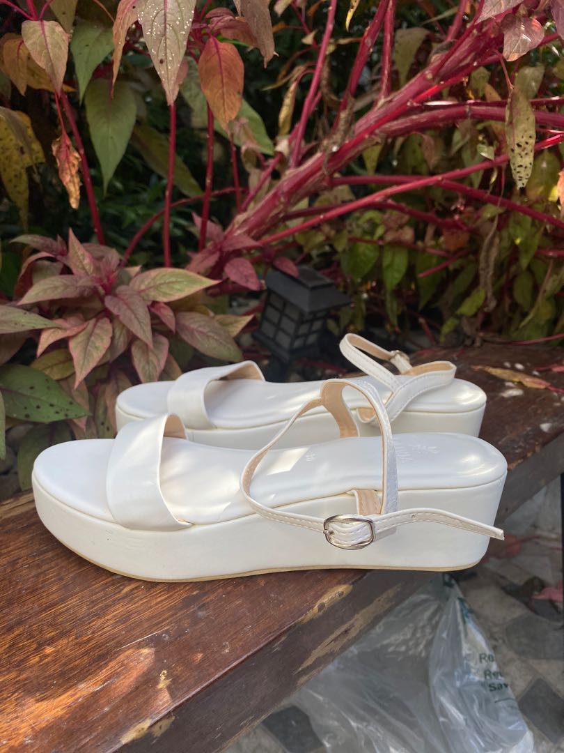 White Platform Wedge Sandals, Women's Fashion, Footwear, Flats ...