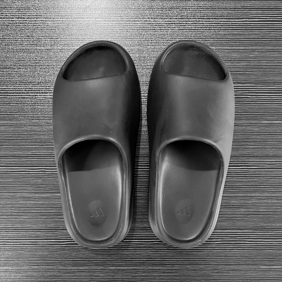 Yeezy Slide Onyx (Kanye West Slippers), Men's Fashion, Footwear ...