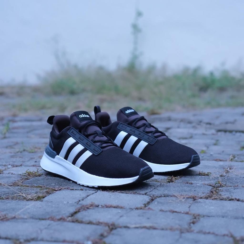 Adidas RACER TR 21, Fesyen Pria, Sepatu , Sneakers di Carousell
