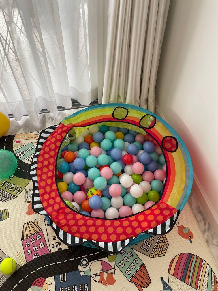 Ball pit with balls, Hobbies & Toys, Toys & Games on Carousell