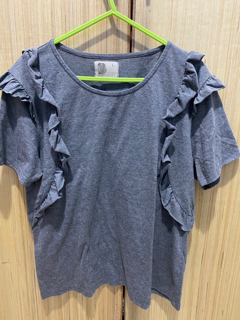 Bench top, Women's Fashion, Tops, Blouses on Carousell