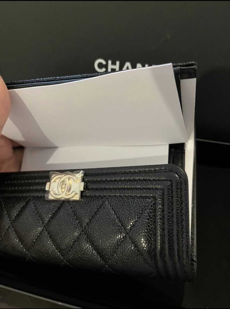 CHANEL, Women's Fashion, Bags & Wallets, Purses & Pouches on Carousell