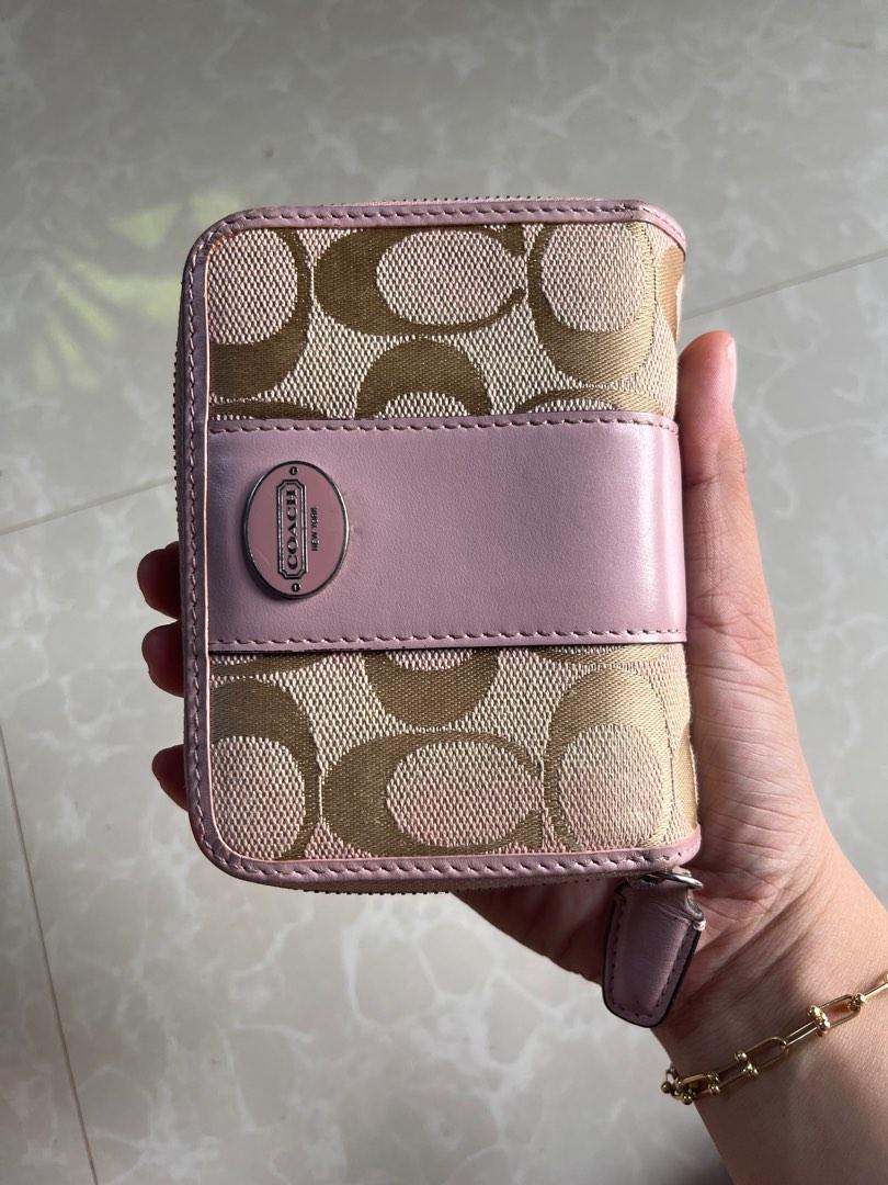 Coach bi fold wallet, Women's Fashion, Bags & Wallets, Wallets & Card ...