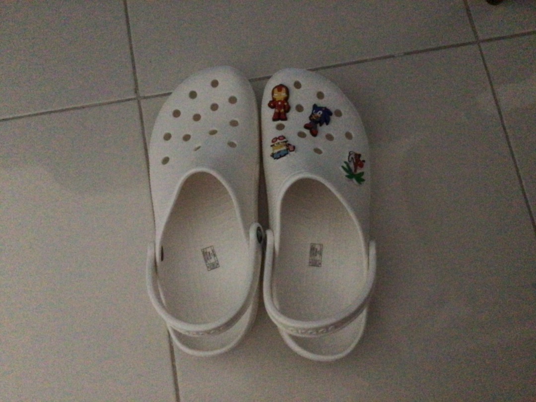 Crocs size 11, Women's Fashion, Footwear, Flipflops and Slides on Carousell