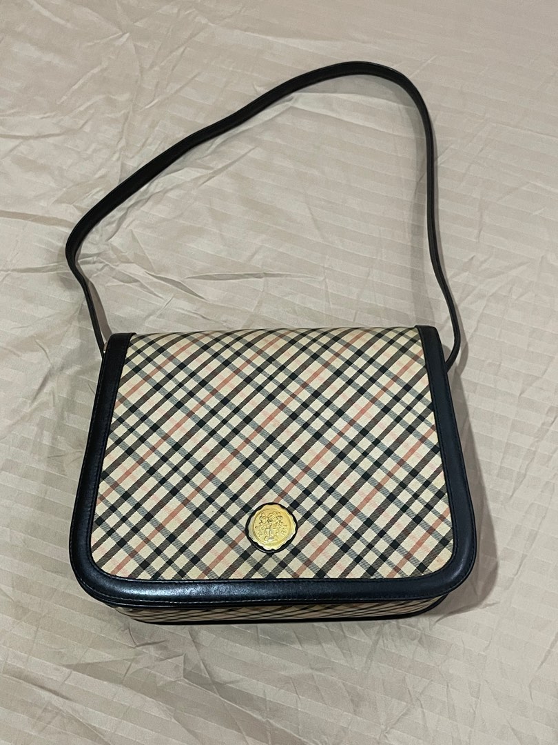 Daks London Shoulder Bag, Luxury, Bags & Wallets on Carousell