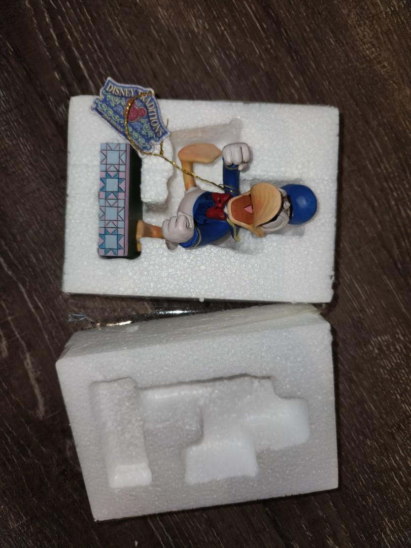 Disney Showcase Collection Donald Duck Fowl Temper Statue Disney ...