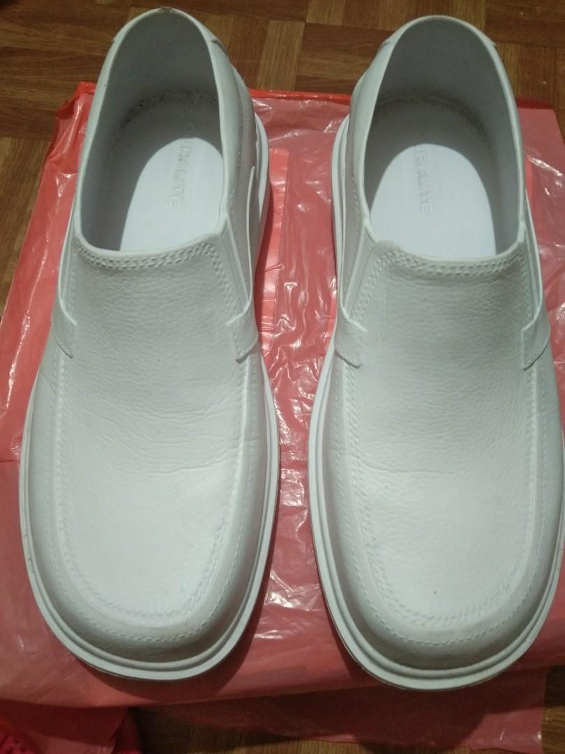 DURALITE WHITE SHOES, Men's Fashion, Footwear, Casual Shoes on Carousell