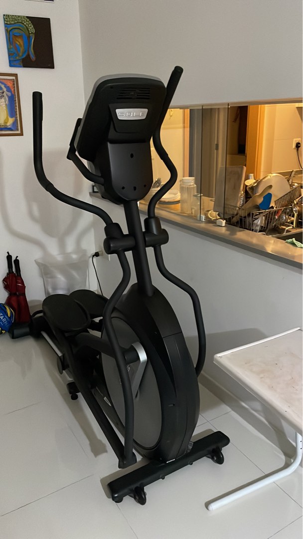 Elliptical, Sports Equipment, Exercise & Fitness, Cardio & Fitness Machines on Carousell