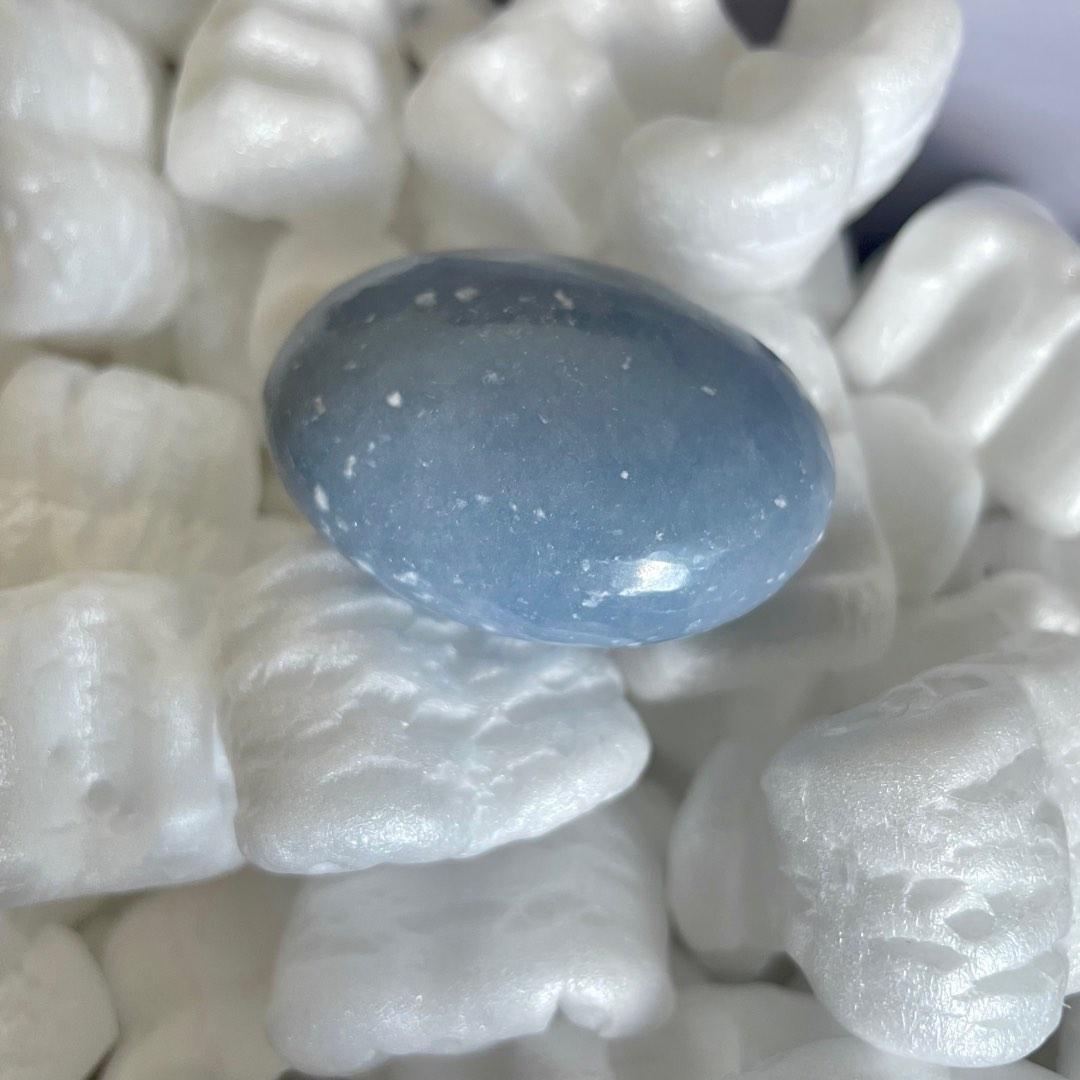 Gemstone, crystal pebbles, Women's Fashion, Jewelry & Organisers ...