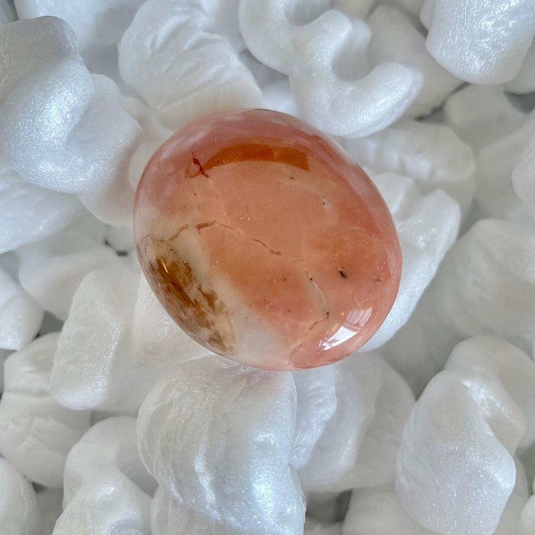 Gemstone, crystal pebbles, Women's Fashion, Jewelry & Organisers ...