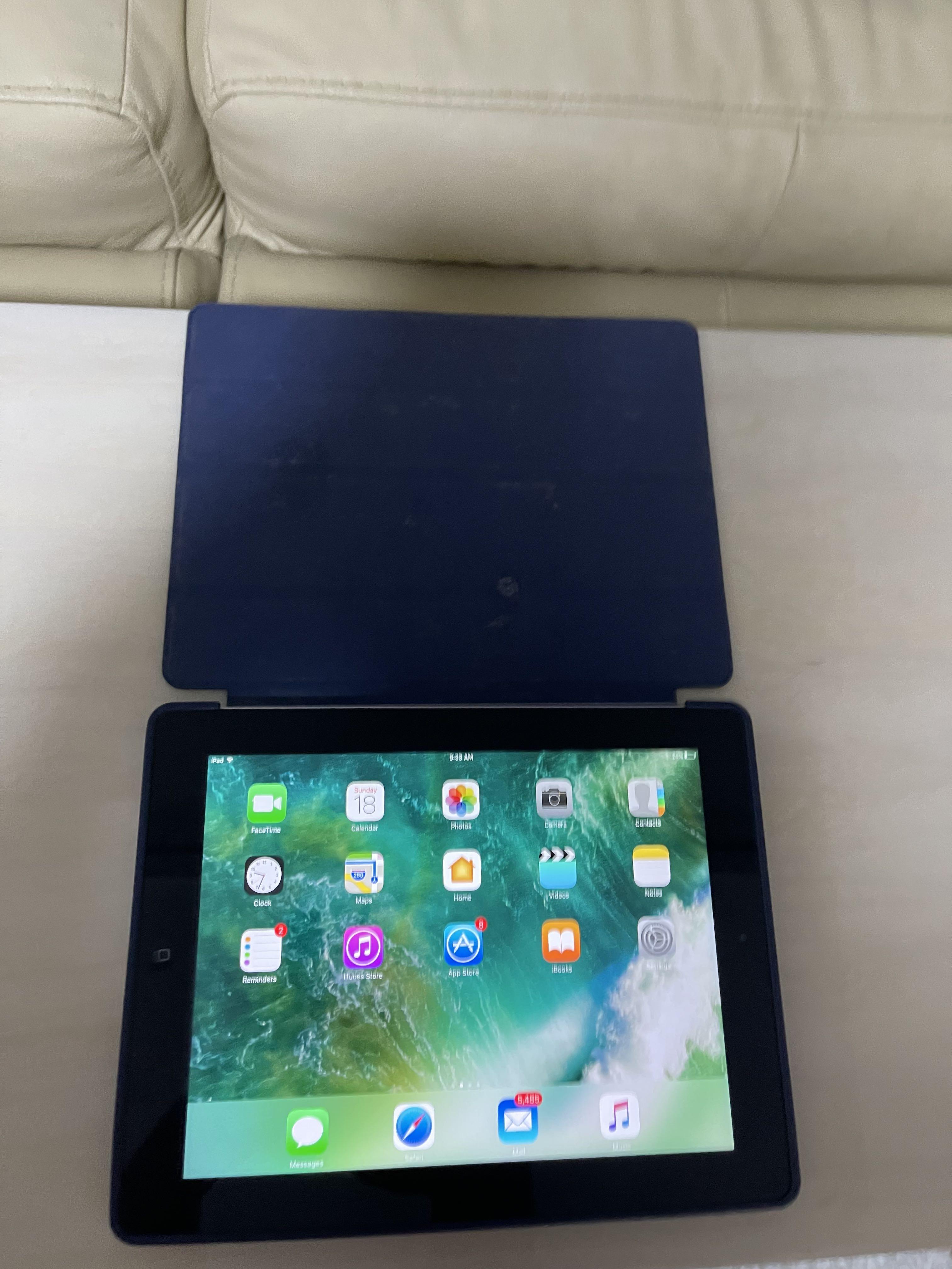 iPad 4th generation, Mobile Phones & Gadgets, Tablets, iPad on Carousell