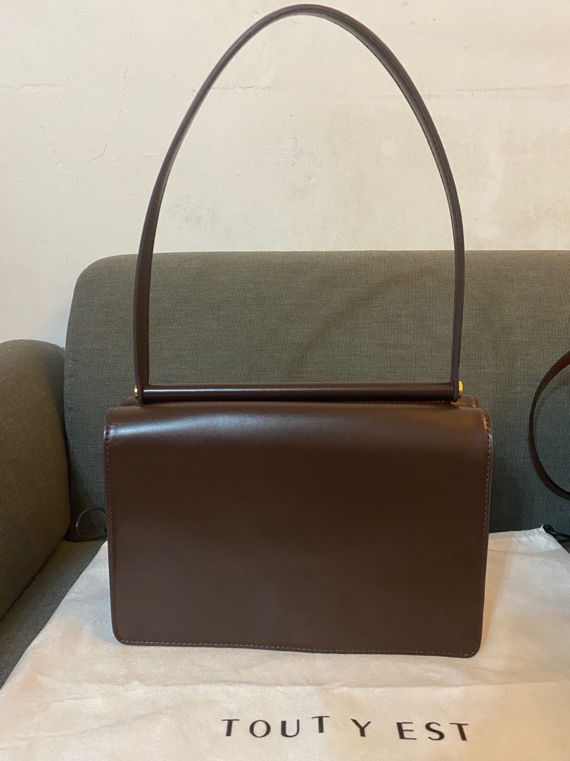 90% New TOUT Y EST Bag, 名牌, 手袋及銀包 - Carousell