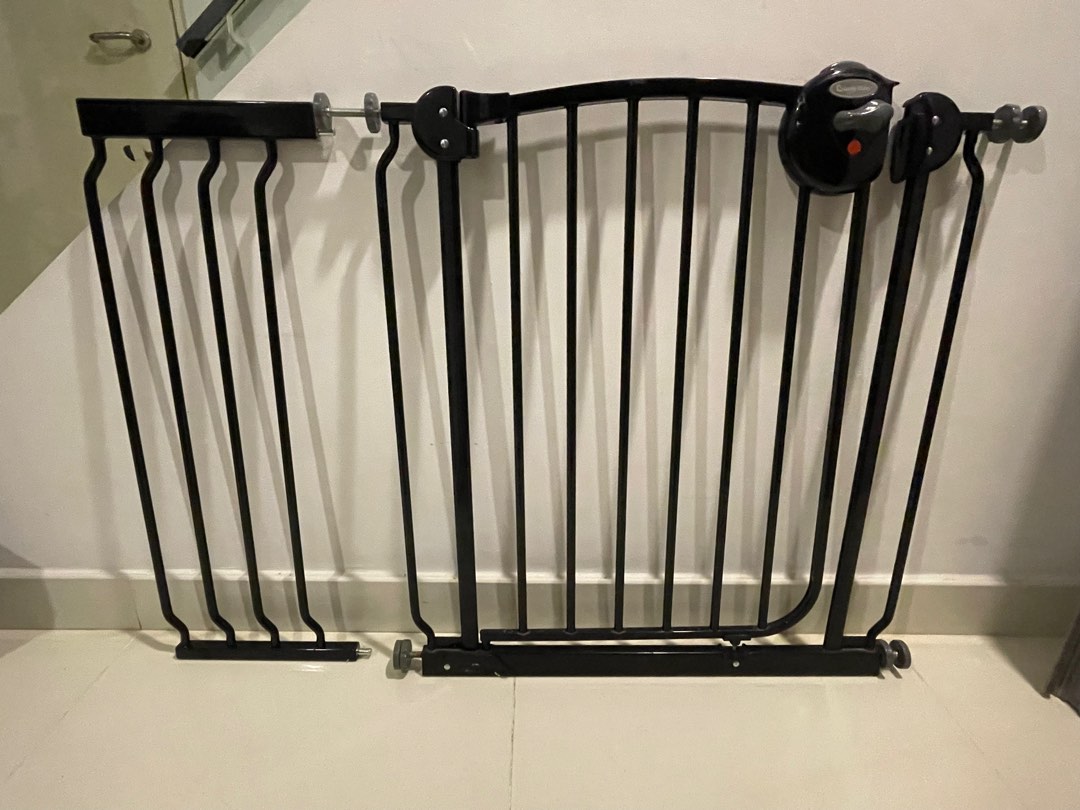 Lucky Baby Safety Gate, Babies & Kids, Baby Nursery & Kids Furniture ...