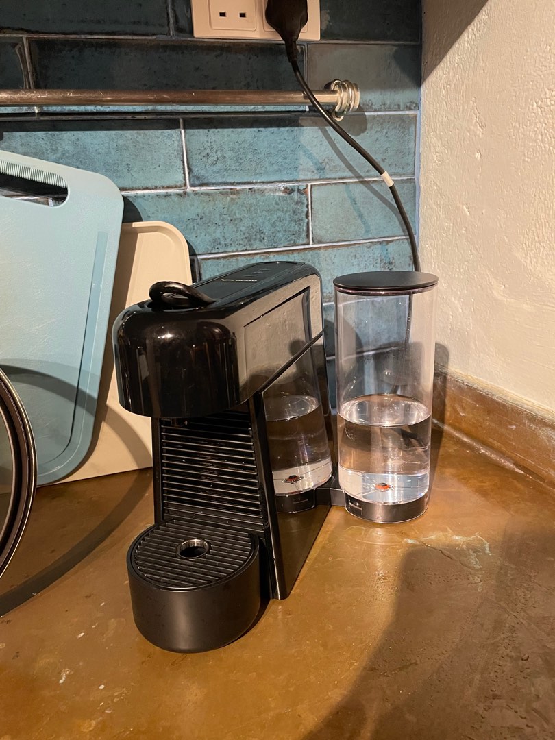 Nespresso Essenza Plus, TV & Home Appliances, Kitchen Appliances ...