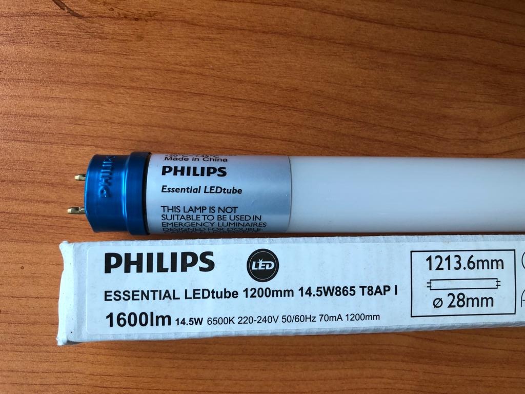 Philips LED T8 Light Tube 1.2m 6500k Cool White, Furniture & Home ...