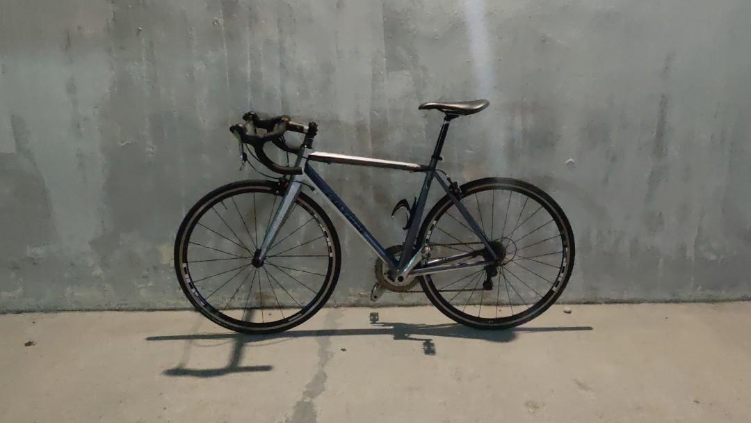 Polygon Helios A4 Road Bike, Sports Equipment, Bicycles & Parts ...
