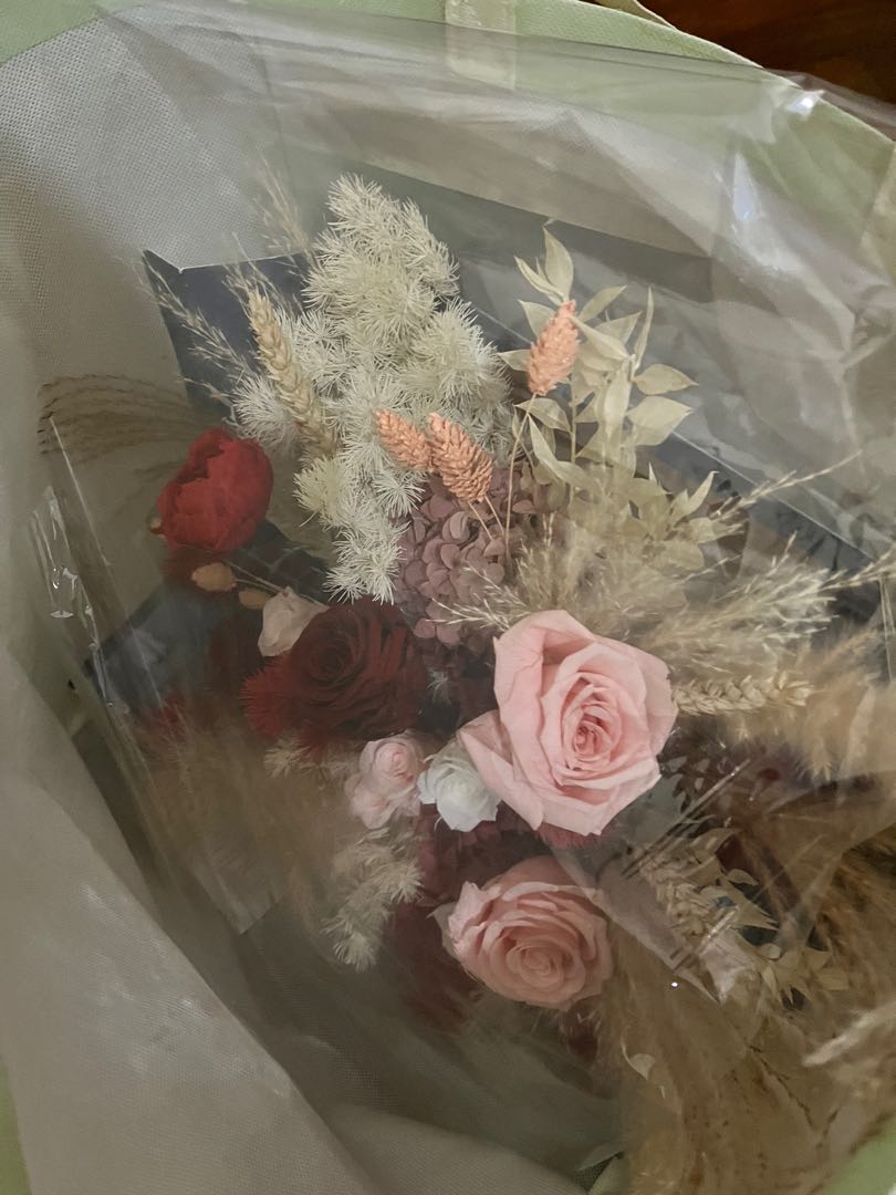 Preserved table flowers for ROM, Hobbies & Toys, Stationery & Craft ...
