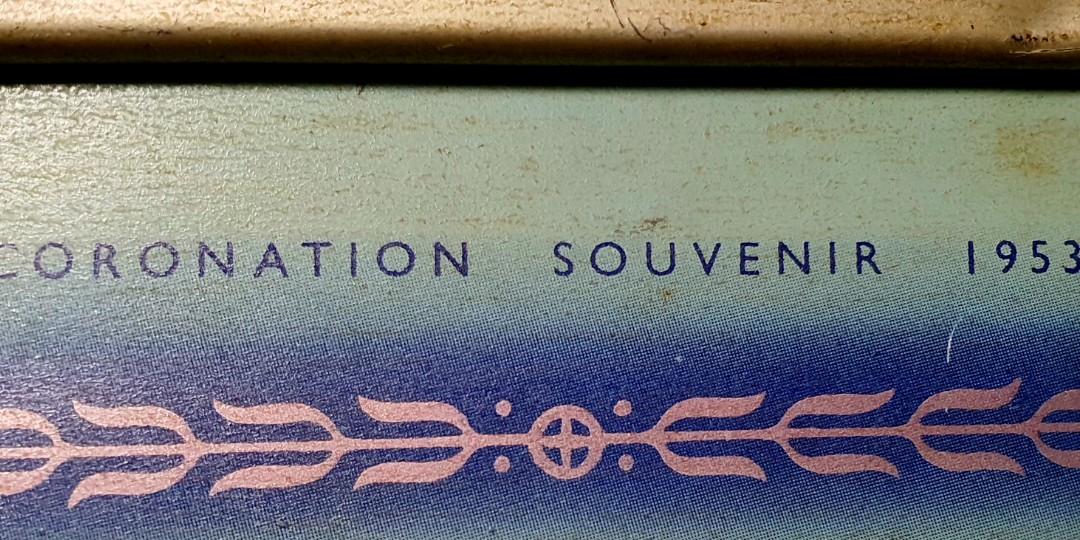 Queen Elizabeth II Coronation Souvenir Cigarette Tin Box : Almost mint ...