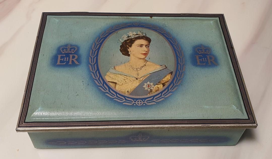 Queen Elizabeth II Coronation Souvenir Cigarette Tin Box : Almost mint ...