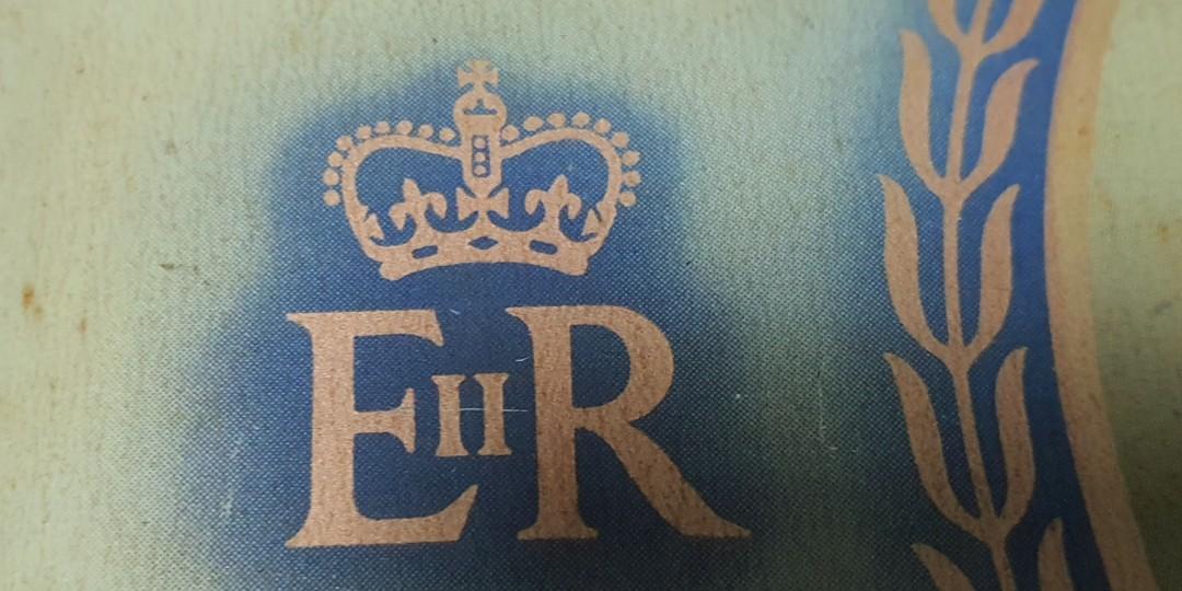 Queen Elizabeth II Coronation Souvenir Cigarette Tin Box : Almost mint ...