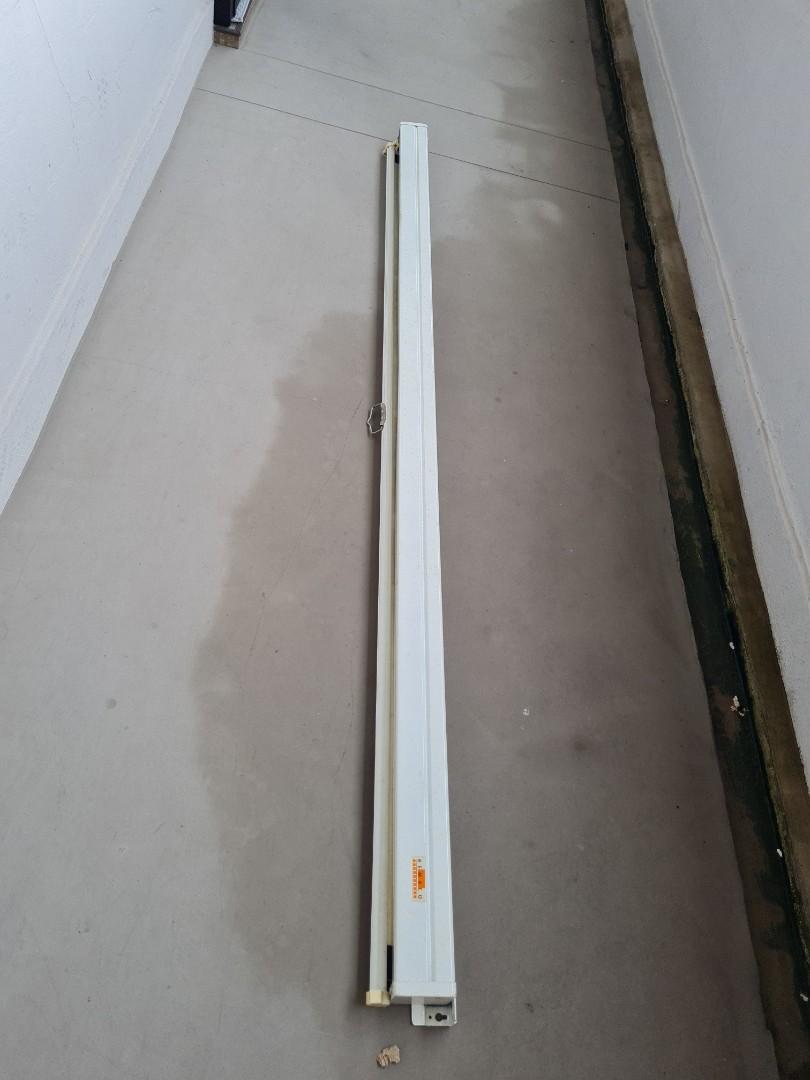 Remaco projector screen, Computers & Tech, Parts & Accessories, Other ...