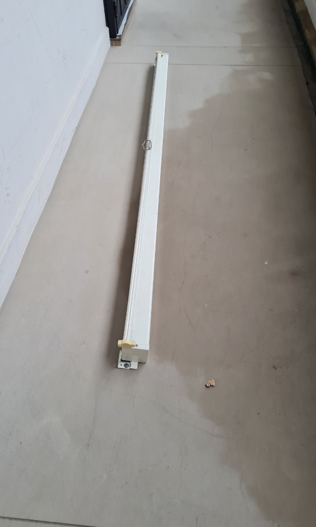 Remaco projector screen, Computers & Tech, Parts & Accessories, Other ...