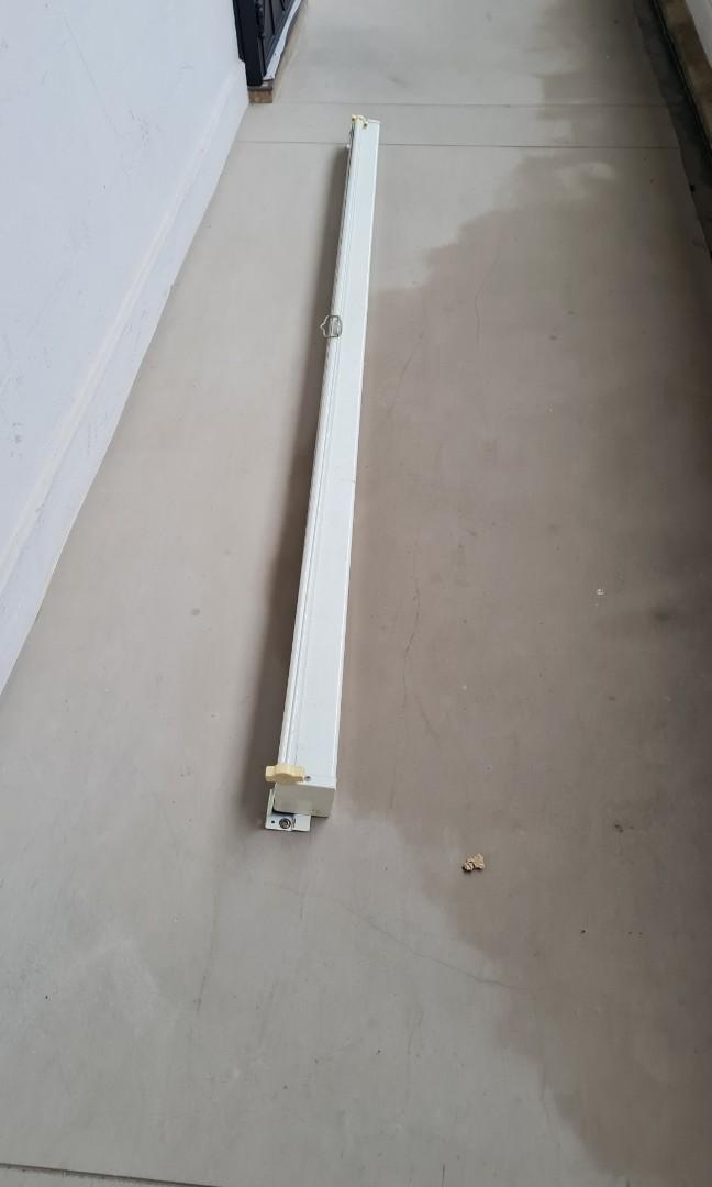 Remaco projector screen, Computers & Tech, Parts & Accessories, Other ...