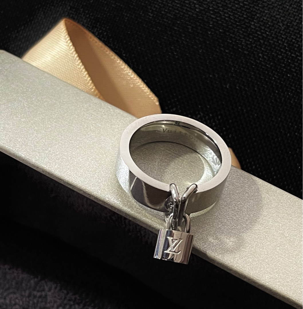 Silver Ring VL Lock, Women's Fashion, Jewelry & Organisers, Rings on Carousell