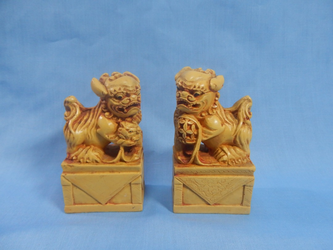Vintage foo dogs pair cast resin pair circa late 20th Century retired ...