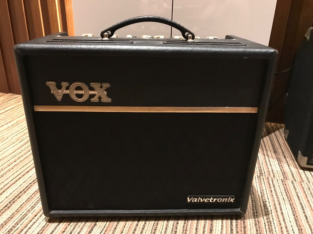 Vox valvetronix VT 20+, Hobbies & Toys, Music & Media, Music ...