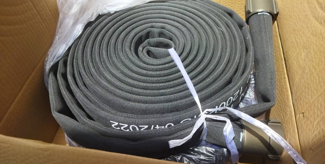 5ELEM FIRE HOSE BLACK 1.5x50 Double Jacket, UL Listed 400 PSI C/W ...