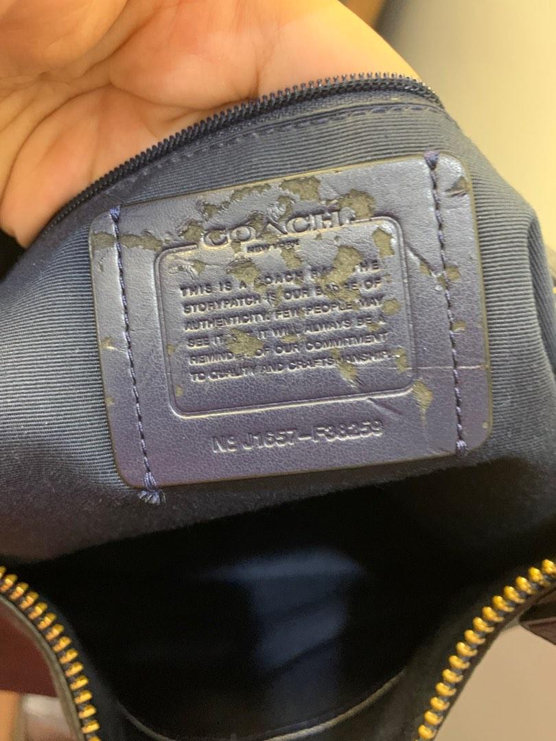 Authentic Coach Hobo Style, Luxury, Bags & Wallets on Carousell