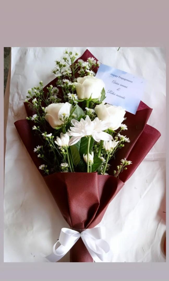 Buket bunga mawar 3 tangkai, Perkebunan di Carousell