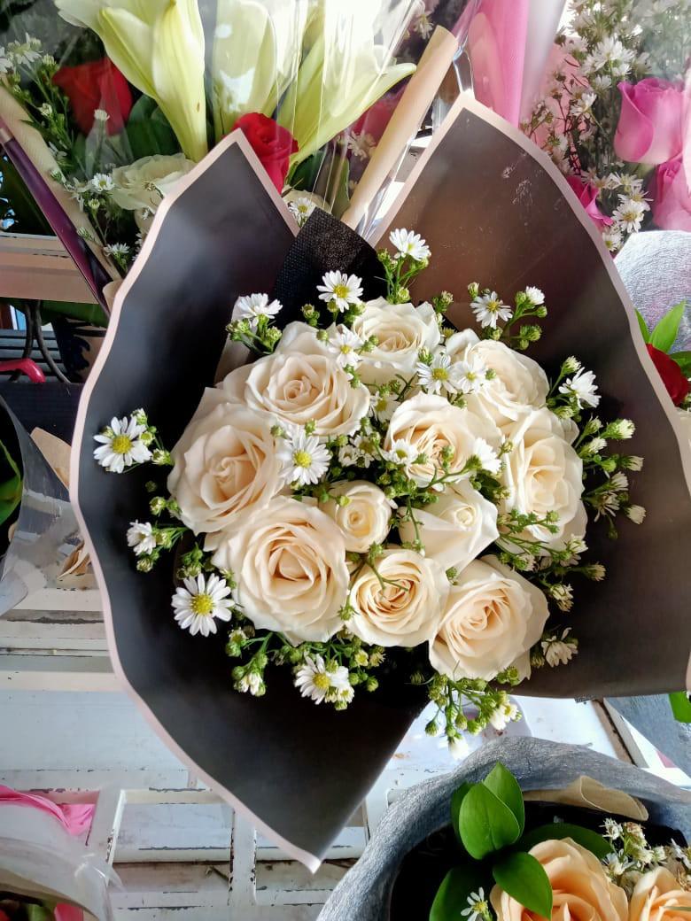 Buket bunga mawar putih cimahi bandung, Perkebunan di Carousell