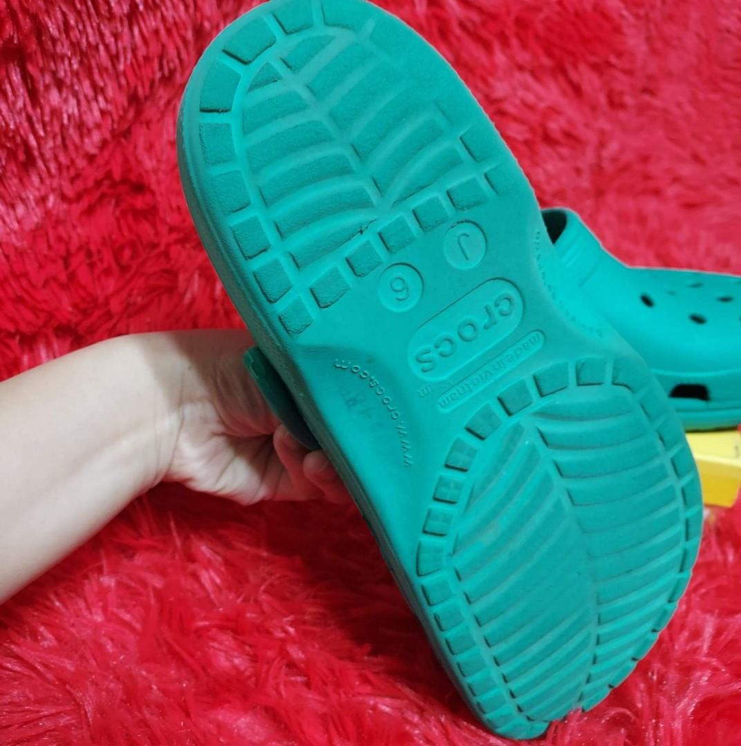 Crocs Ukay J6 size, Men's Fashion, Footwear, Slippers & Slides on Carousell