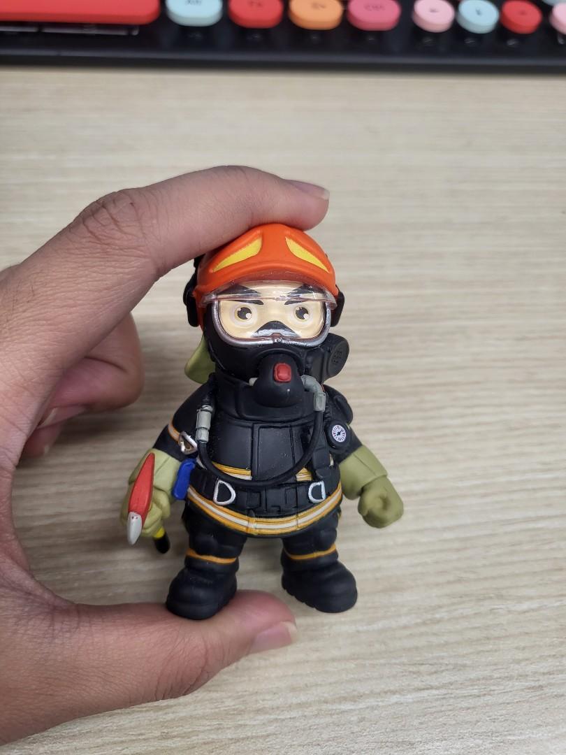 Firefighter Fire & Rescue Specialist Figurine, Hobbies & Toys, Toys ...