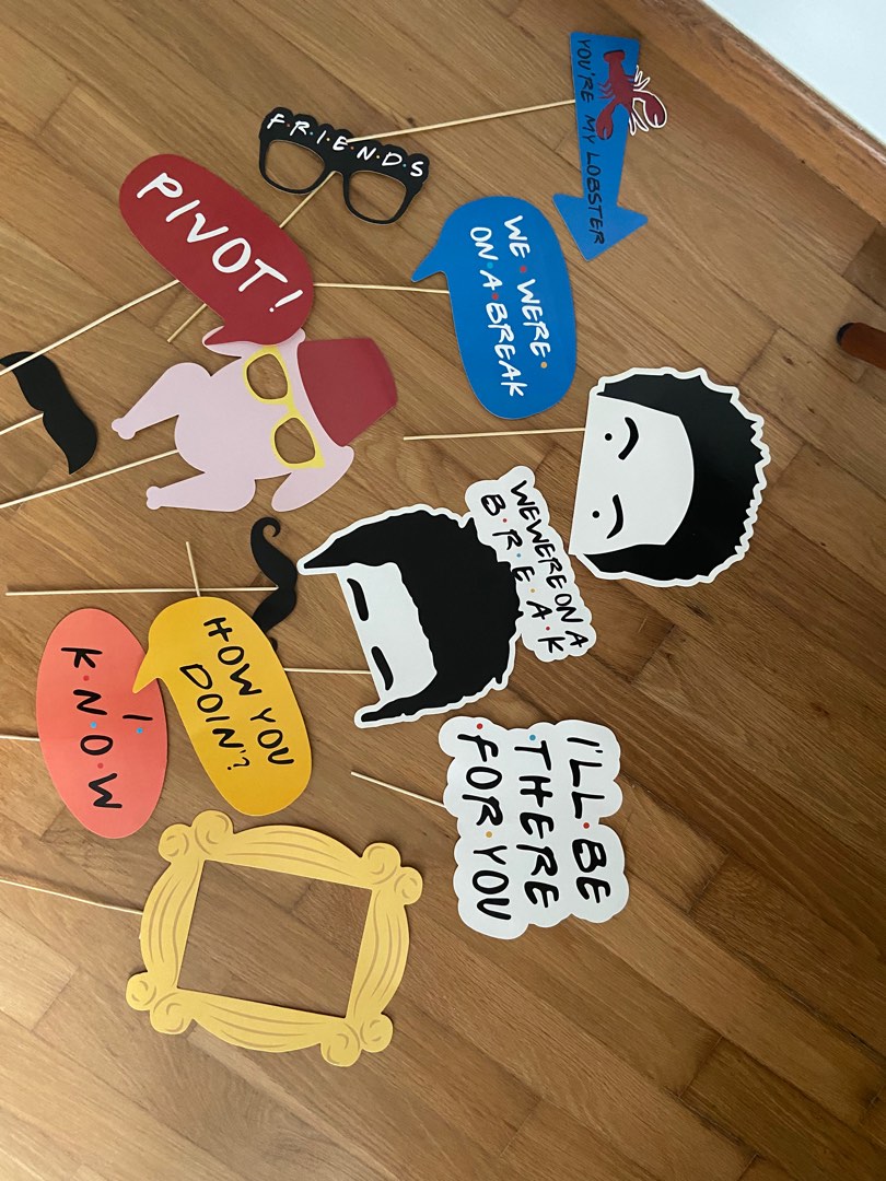FRIENDS Tv Show themes party props, Hobbies & Toys, Stationery & Craft ...