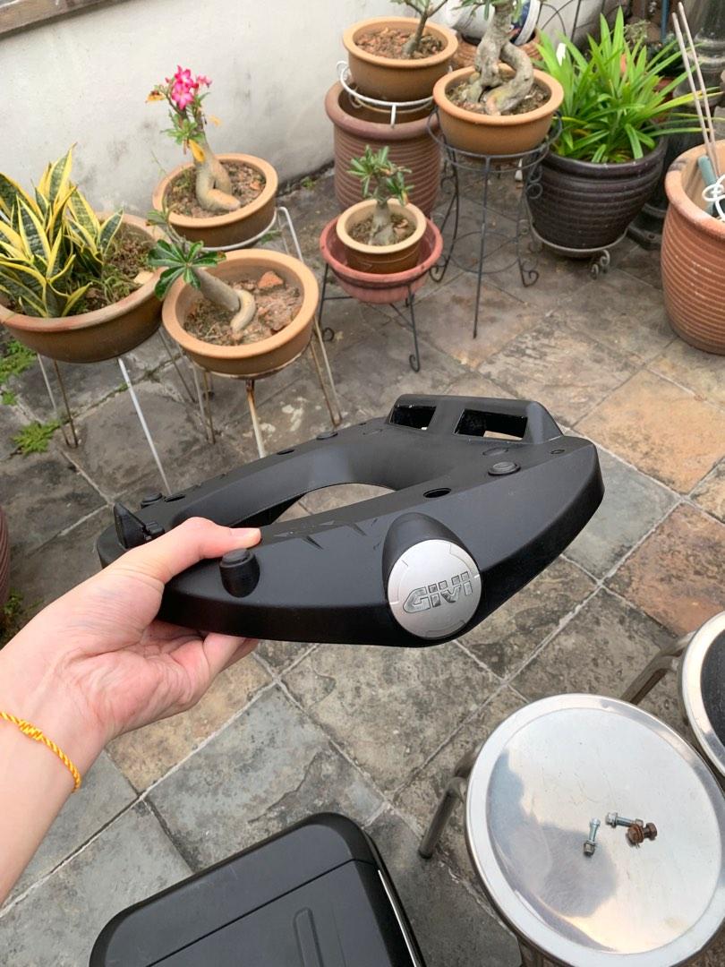 GIVI Motor Storage Box Bold, Auto Accessories on Carousell